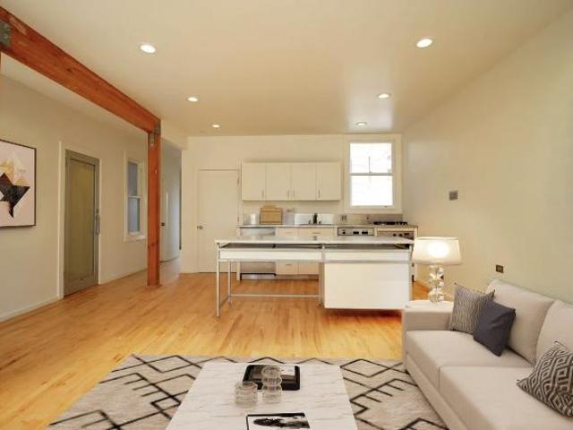 2 Br, 2 bath, Townhouse/Brownstone/RowHouse 254 Ritch St