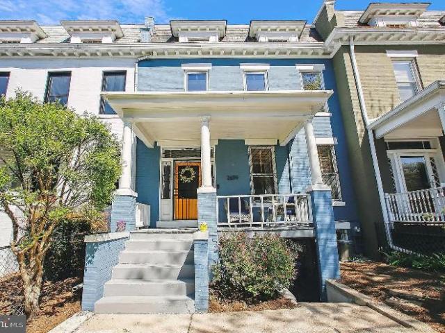 2 Br, 2 bath, Townhouse/Brownstone/RowHouse 2609 11th St NW