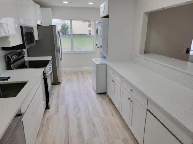 2 Br, 2 bath, Townhouse/Brownstone/RowHouse 2733 Zorno Way