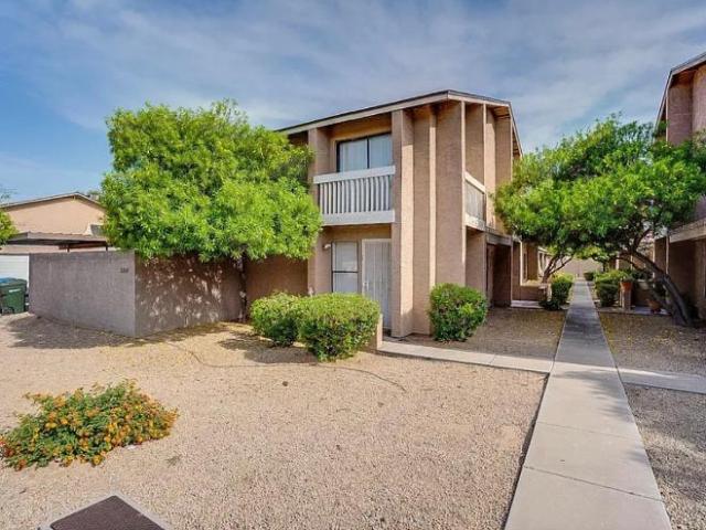 2 Br, 2 bath, Townhouse/Brownstone/RowHouse 2845 E Tracy Ln