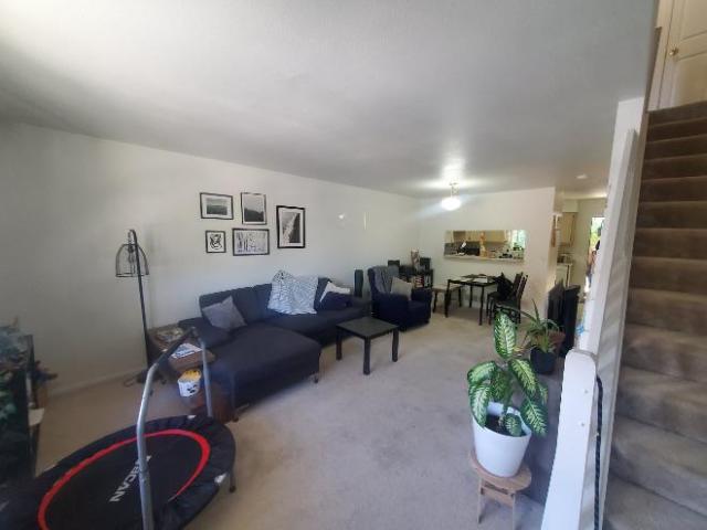2 Br, 2 bath, Townhouse/Brownstone/RowHouse 285 Pheasant Run