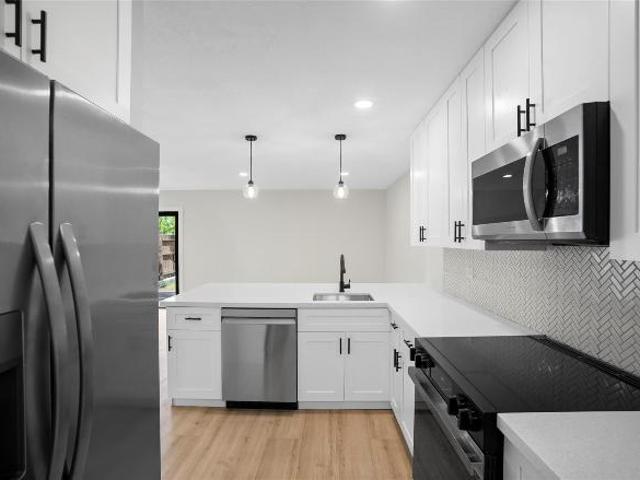 2 Br, 2 bath, Townhouse/Brownstone/RowHouse 28015 SW 143rd Ct