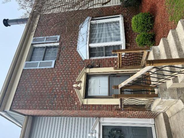 2 Br, 2 bath, Townhouse/Brownstone/RowHouse 2905 Cedar Creek Rd