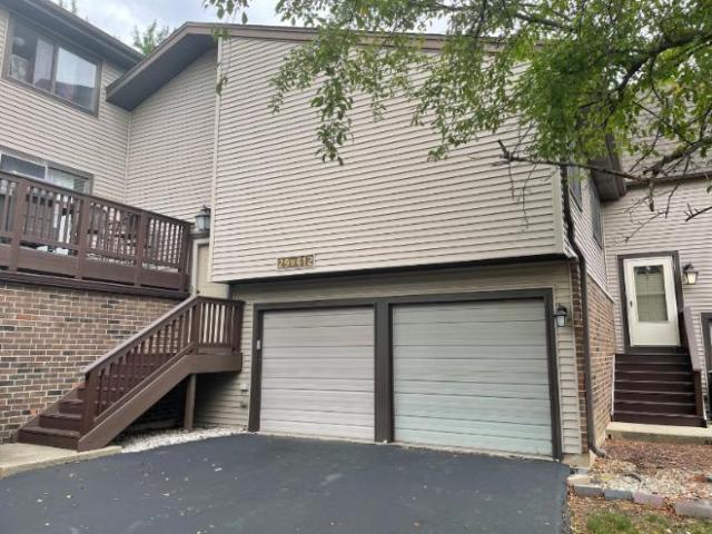 2 Br, 2 bath, Townhouse/Brownstone/RowHouse 29w412 Thornwood Lane