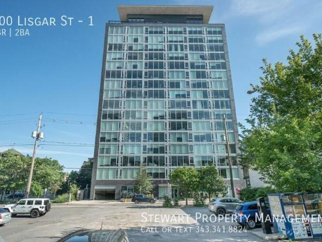 2 Br, 2 bath, Townhouse/Brownstone/RowHouse 300 Lisgar St