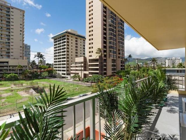 2 Br, 2 bath, Townhouse/Brownstone/RowHouse 303 Liliouakalani St