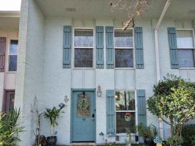 2 Br, 2 bath, Townhouse/Brownstone/RowHouse 3230 Cumberland Rd