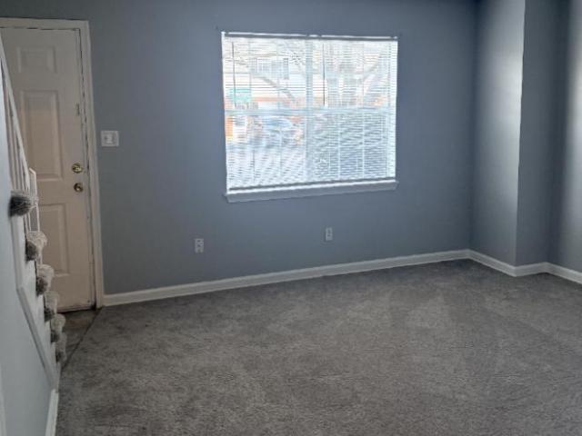 2 Br, 2 bath, Townhouse/Brownstone/RowHouse 32 Ferguson Dr