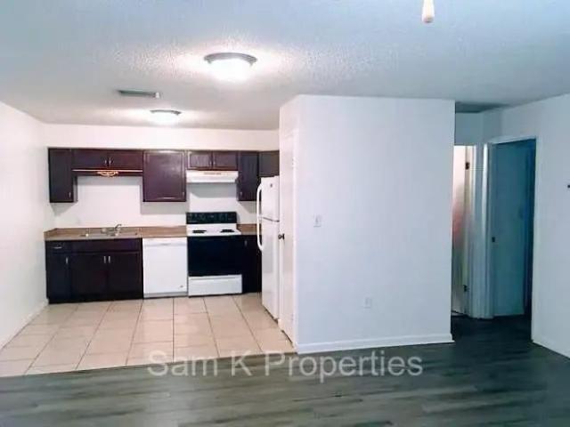 2 Br, 2 bath, Townhouse/Brownstone/RowHouse 331 W Alamo Dr