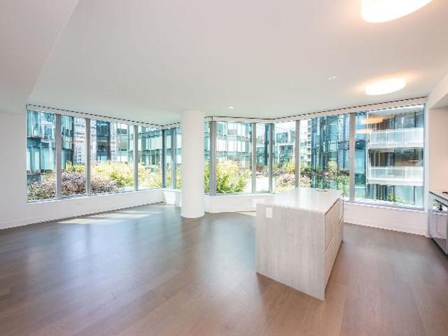 2 Br, 2 bath, Townhouse/Brownstone/RowHouse 333 Beale Street