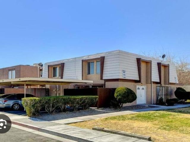 2 Br, 2 bath, Townhouse/Brownstone/RowHouse 3441 Villa Knolls South Dr