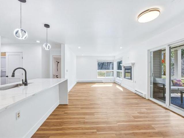 2 Br, 2 bath, Townhouse/Brownstone/RowHouse 34999 U S 6