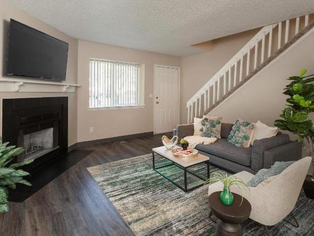 2 Br, 2 bath, Townhouse/Brownstone/RowHouse 3562 Lenoso Ter
