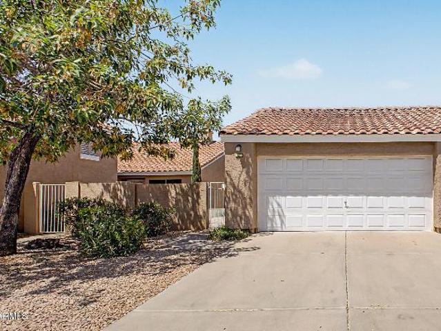 2 Br, 2 bath, Townhouse/Brownstone/RowHouse 3510 E Hampton Avenue