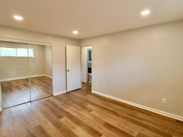 2 Br, 2 bath, Townhouse/Brownstone/RowHouse 3614 N Monaco Street Pkwy