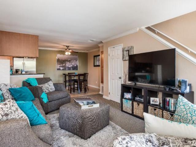2 Br, 2 bath, Townhouse/Brownstone/RowHouse 3615 Ash St