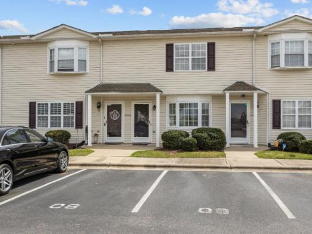 2 Br, 2 bath, Townhouse/Brownstone/RowHouse 3809 E Vancroft Dr