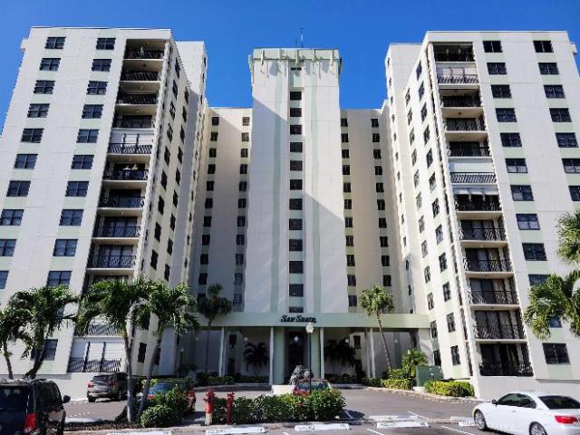 2 Br, 2 bath, Townhouse/Brownstone/RowHouse 3820 Gulf Boulevard