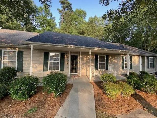 2 Br, 2 bath, Townhouse/Brownstone/RowHouse 39 Grassy Knoll Circle