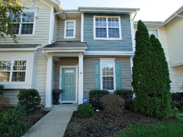 2 Br, 2 bath, Townhouse/Brownstone/RowHouse 405 Hamlet Park Dr