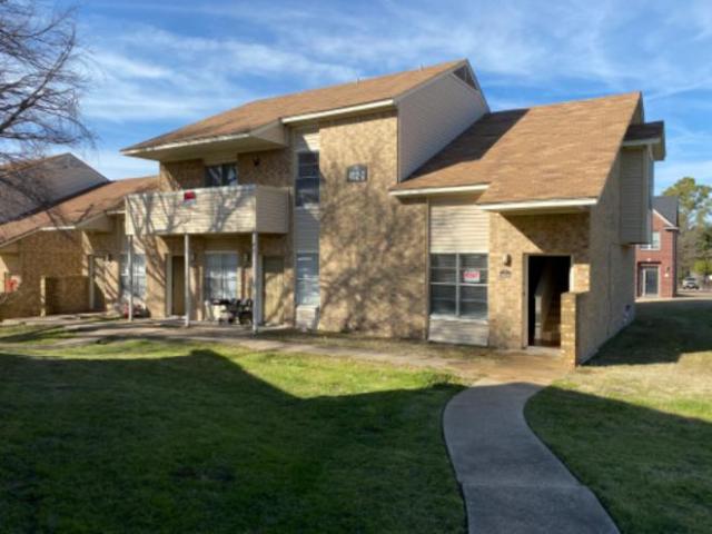 2 Br, 2 bath, Townhouse/Brownstone/RowHouse 402 Summer Court