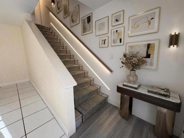 2 Br, 2 bath, Townhouse/Brownstone/RowHouse 4033 Henley Rd