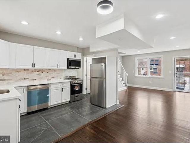 2 Br, 2 bath, Townhouse/Brownstone/RowHouse 4034 Lawndale Street