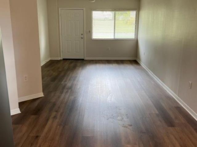 2 Br, 2 bath, Townhouse/Brownstone/RowHouse 403 E Park St