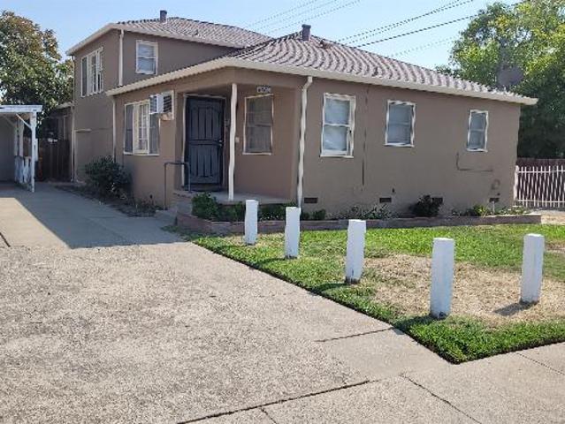 2 Br, 2 bath, Townhouse/Brownstone/RowHouse 4105 22nd Street