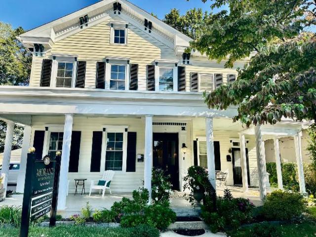 2 Br, 2 bath, Townhouse/Brownstone/RowHouse 411 E Main St