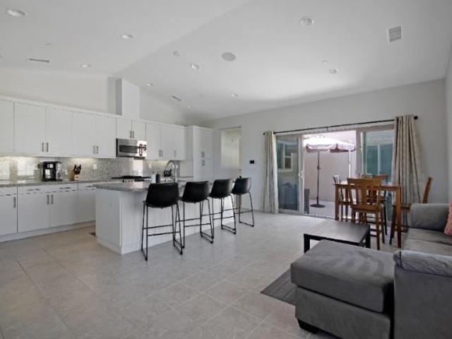 2 Br, 2 bath, Townhouse/Brownstone/RowHouse 4311 Pacifica Way