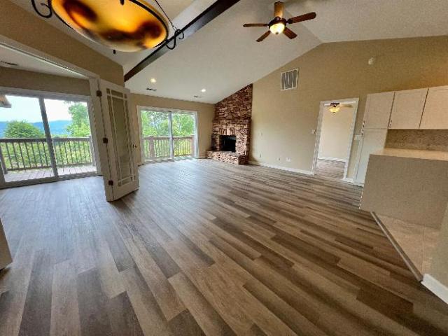 2 Br, 2 bath, Townhouse/Brownstone/RowHouse 440 Windswept Dr
