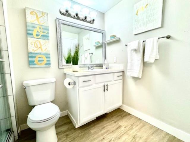 2 Br, 2 bath, Townhouse/Brownstone/RowHouse 4517 S Donald Ct