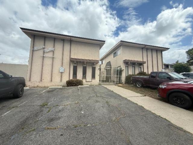2 Br, 2 bath, Townhouse/Brownstone/RowHouse 4530 Vandever Ave