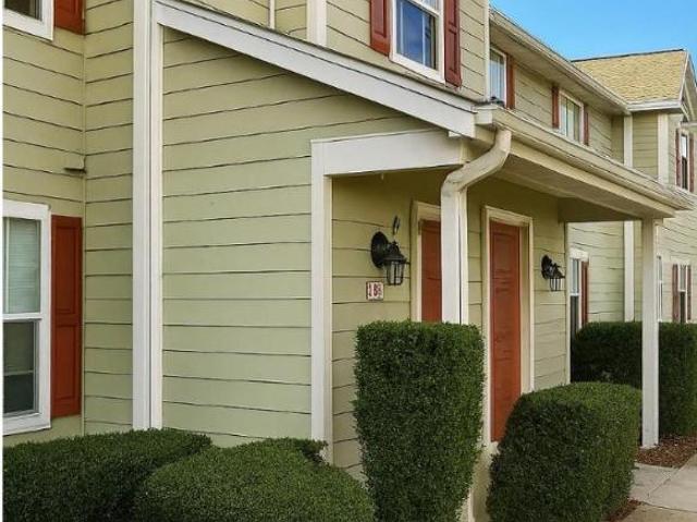 2 Br, 2 bath, Townhouse/Brownstone/RowHouse 4850 51st W