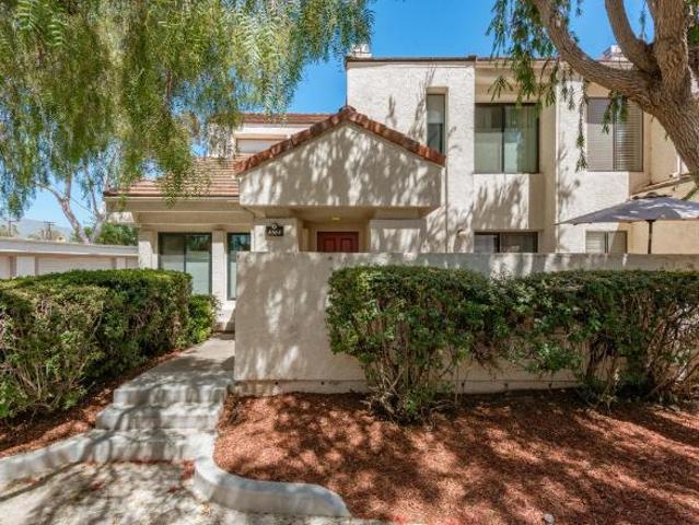2 Br, 2 bath, Townhouse/Brownstone/RowHouse 4864 Sawyer Ave