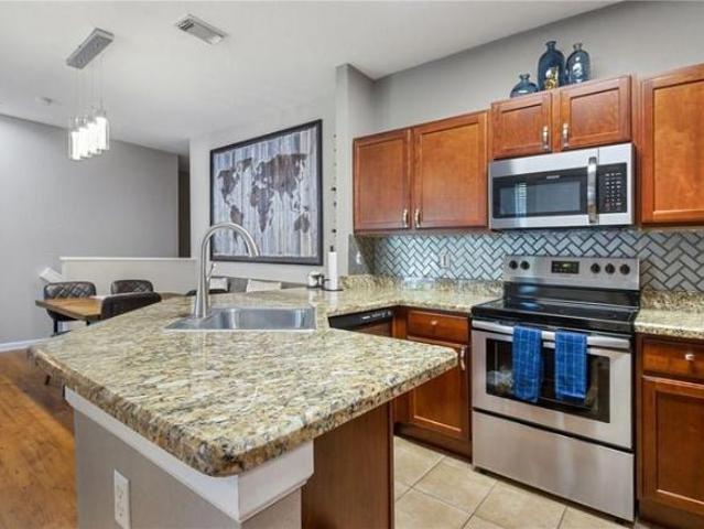 2 Br, 2 bath, Townhouse/Brownstone/RowHouse 4809 N Wickham Circle
