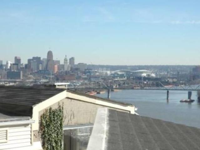 2 Br, 2 bath, Townhouse/Brownstone/RowHouse 490 Mt Hope