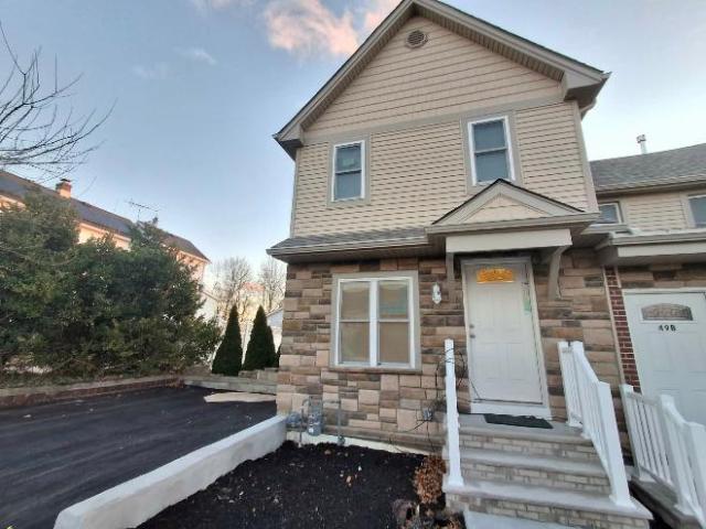 2 Br, 2 bath, Townhouse/Brownstone/RowHouse 49 Hillside Av