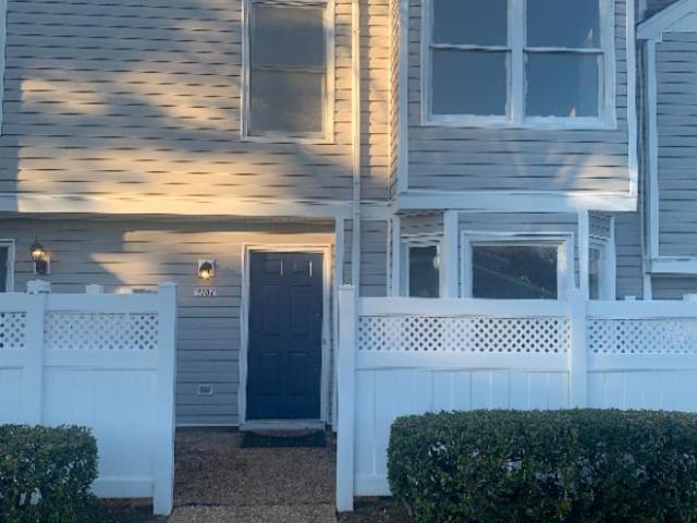 2 Br, 2 bath, Townhouse/Brownstone/RowHouse 5104 La Sombre Drive