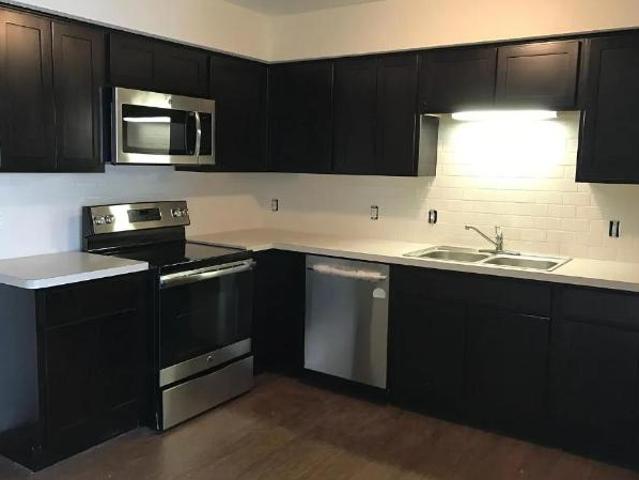 2 Br, 2 bath, Townhouse/Brownstone/RowHouse 5252 Glencrag Way