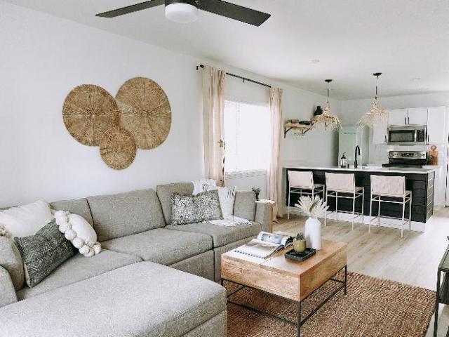 2 Br, 2 bath, Townhouse/Brownstone/RowHouse 525 6th Ave S