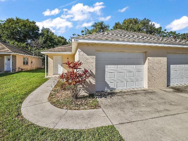 2 Br, 2 bath, Townhouse/Brownstone/RowHouse 537 Paulling Drive