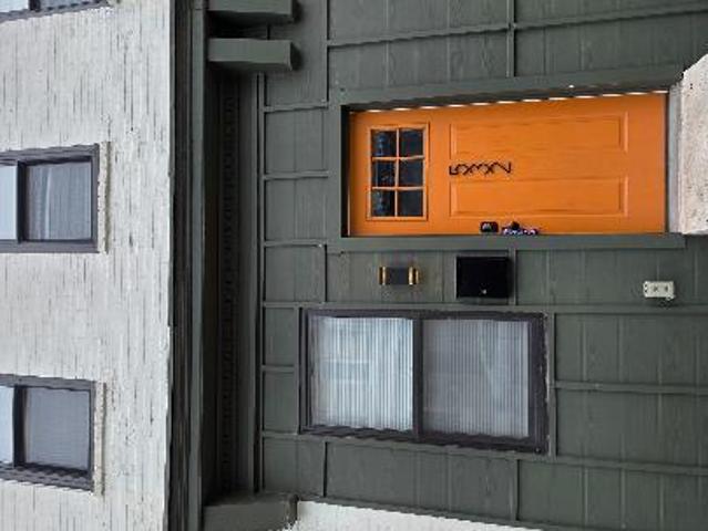 2 Br, 2 bath, Townhouse/Brownstone/RowHouse 532 N Belnord Ave