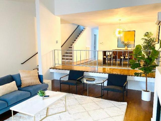 2 Br, 2 bath, Townhouse/Brownstone/RowHouse 5401W Slauson Ave
