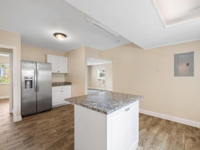 2 Br, 2 bath, Townhouse/Brownstone/RowHouse 5409 N Flagler Drive