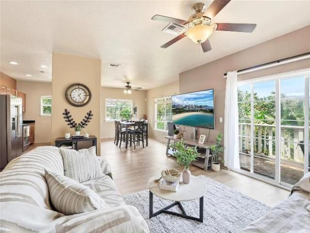 2 Br, 2 bath, Townhouse/Brownstone/RowHouse 550 Kunehi St
