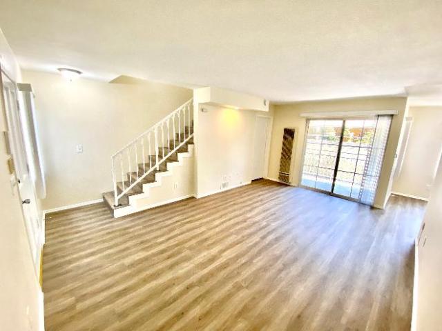 2 Br, 2 bath, Townhouse/Brownstone/RowHouse 553 W 22nd St