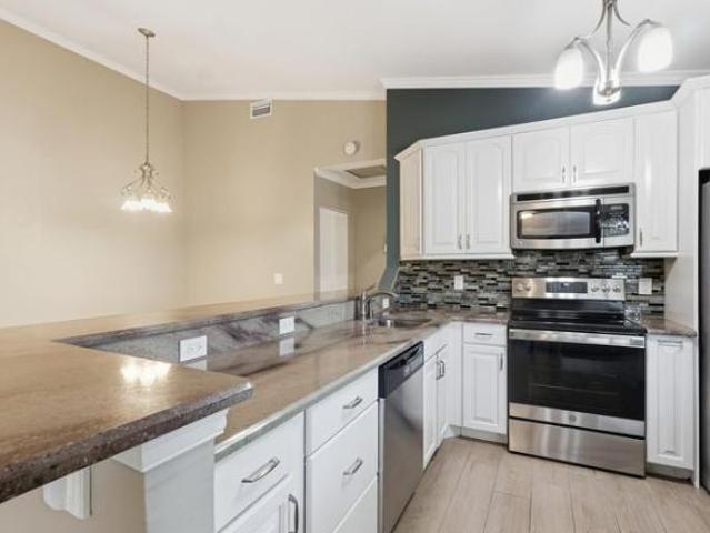 2 Br, 2 bath, Townhouse/Brownstone/RowHouse 5694 Northpointe Lane