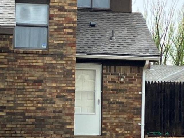 2 Br, 2 bath, Townhouse/Brownstone/RowHouse 5708 Coral